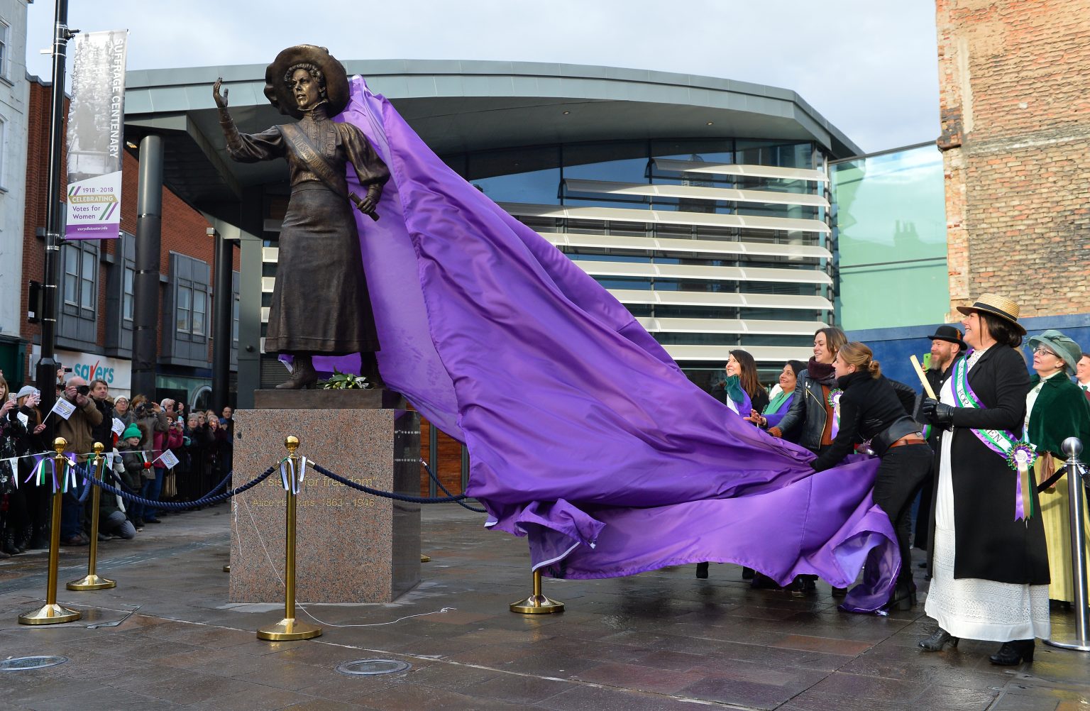 BEHIND THE STATUE – Leicester | Pukaar Magazine | Celebrating The ...